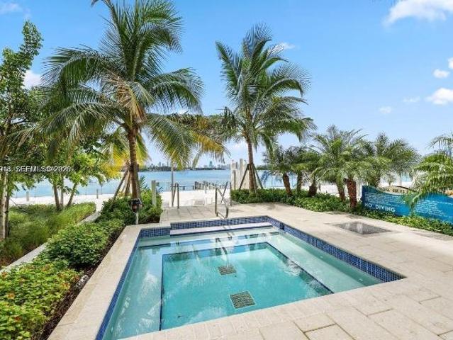 Studio, 1 bath, Condo 1000 West Ave