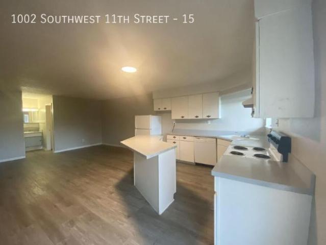 Studio, 1 bath, Condo 1002 Southwest 11th Street