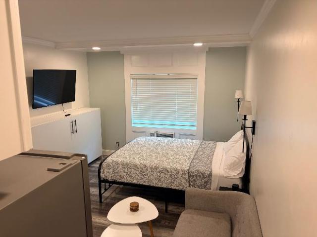 Studio, 1 bath, Condo 101 Woodhaven Dr