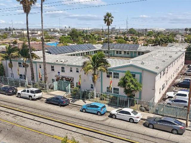 Studio, 1 bath, Condo 10600 S Inglewood Ave