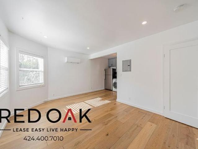 Studio, 1 bath, Condo 1060 N Ave 50