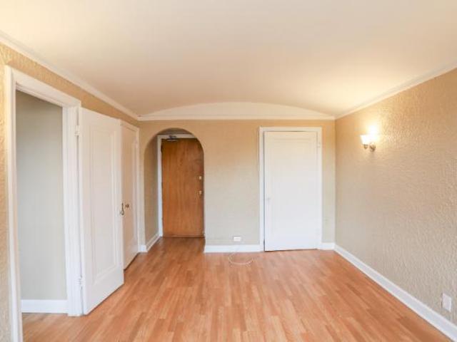 Studio, 1 bath, Condo 1061 Rosemont