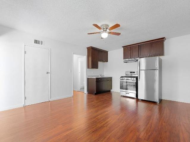 Studio, 1 bath, Condo 10920 S Osage Ave