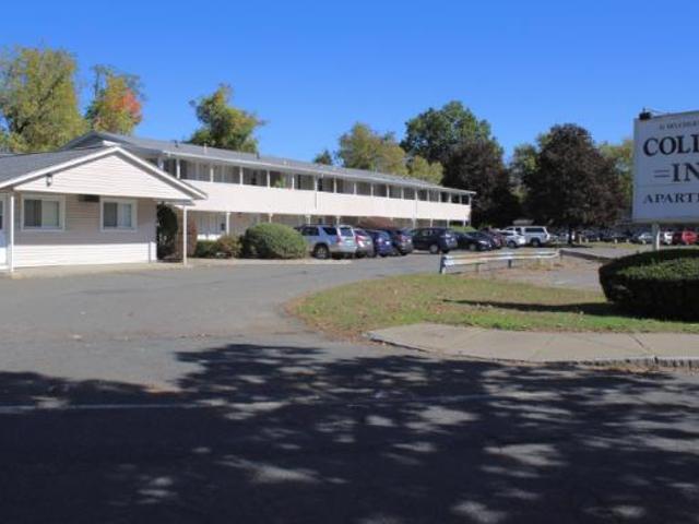 Studio, 1 bath, Condo 10 Belchertown Rd