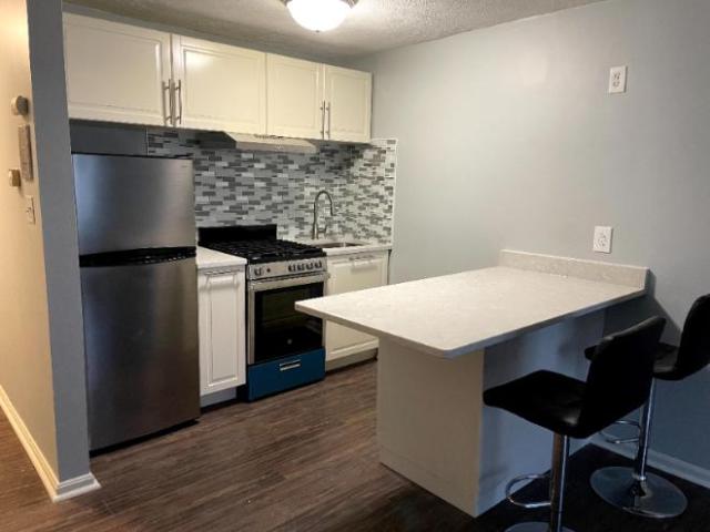 Studio, 1 bath, Condo 10 Kenmar Dr