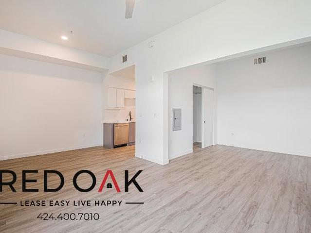 Studio, 1 bath, Condo 1100 W Temple St