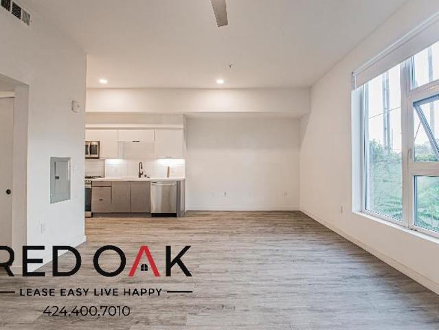Studio, 1 bath, Condo 1100 West Temple Street
