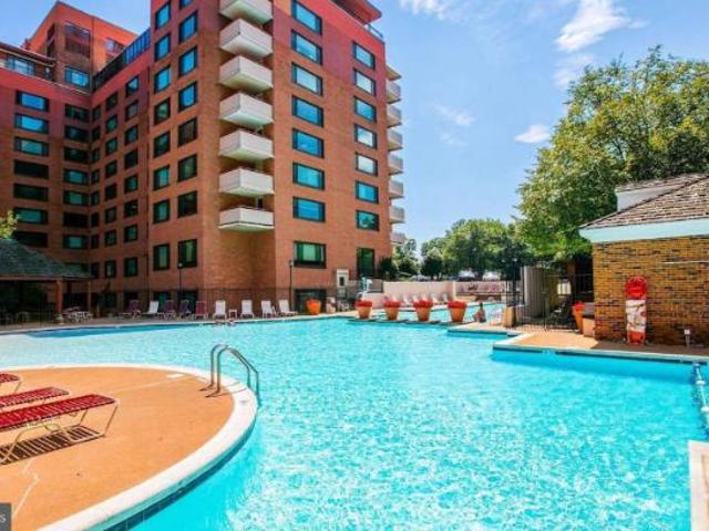 Studio, 1 bath, Condo 1111 Arlington Blvd