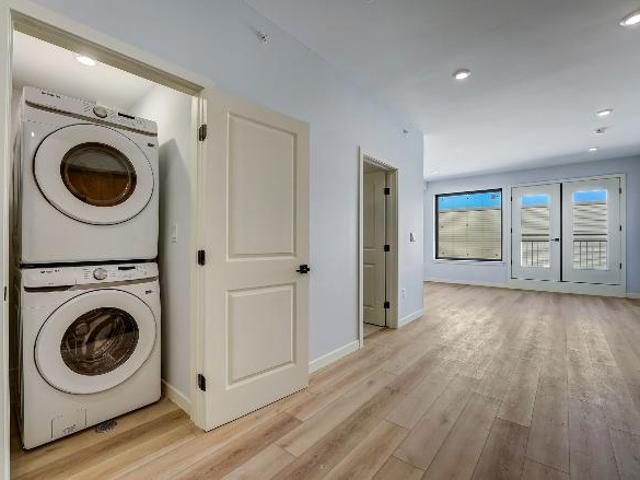 Studio, 1 bath, Condo 1112 E Berks St