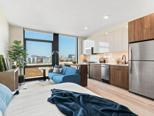 Studio, 1 bath, Condo 1115 W Van Buren