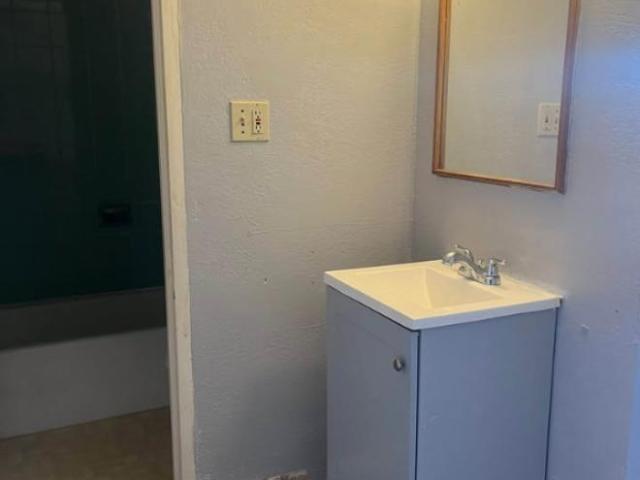 Studio, 1 bath, Condo 111 South Summit Street