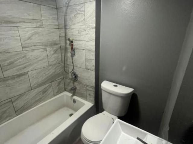 Studio, 1 bath, Condo 111 South Summit Street