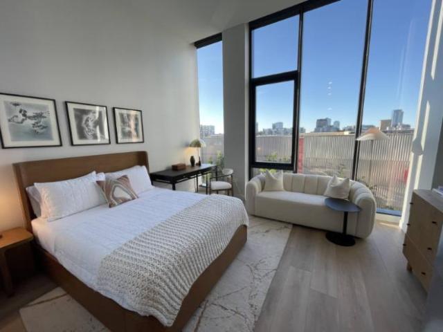 Studio, 1 bath, Condo 1120 W Van Buren St