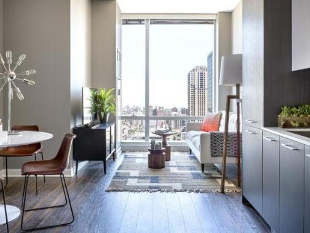Studio, 1 bath, Condo 112 West Wacker Dr