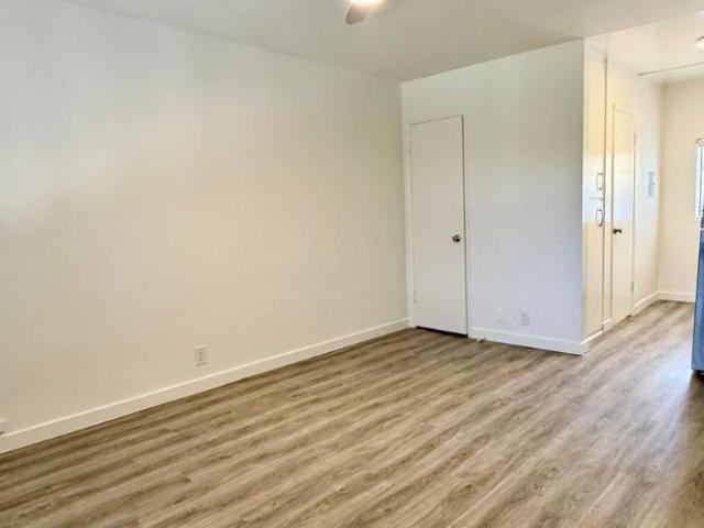 Studio, 1 bath, Condo 11511 Rochester Ave