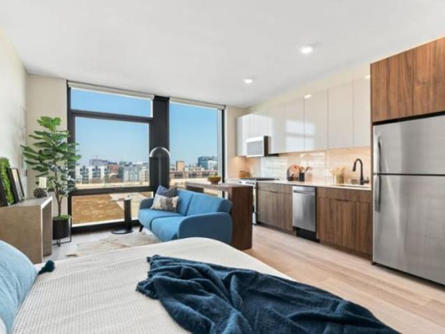 Studio, 1 bath, Condo 1200 W Gladys Ave