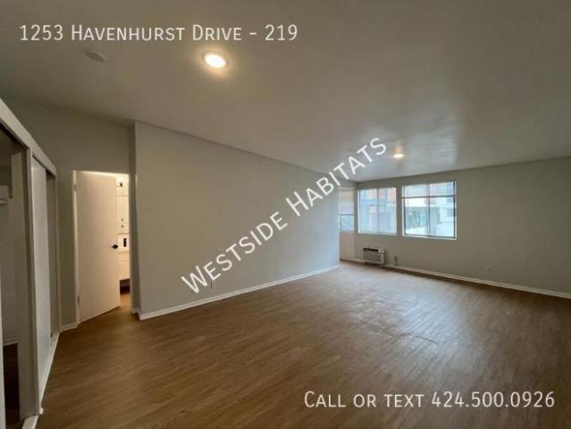 Studio, 1 bath, Condo 1253 Havenhurst Drive