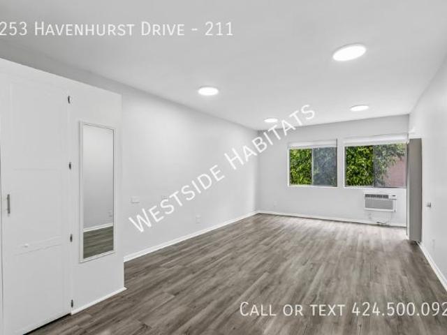 Studio, 1 bath, Condo 1253 Havenhurst Drive