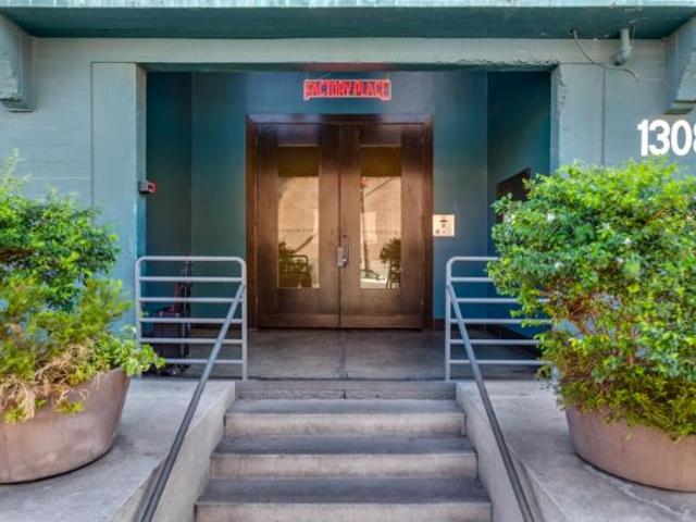 Studio, 1 bath, Condo 1308 Factory Place