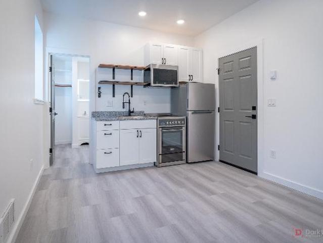 Studio, 1 bath, Condo 130 N F St