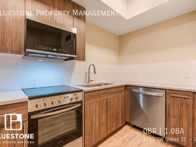 Studio, 1 bath, Condo 1311 SW Gibbs St