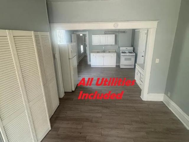 Studio, 1 bath, Condo 1322 N Michigan St