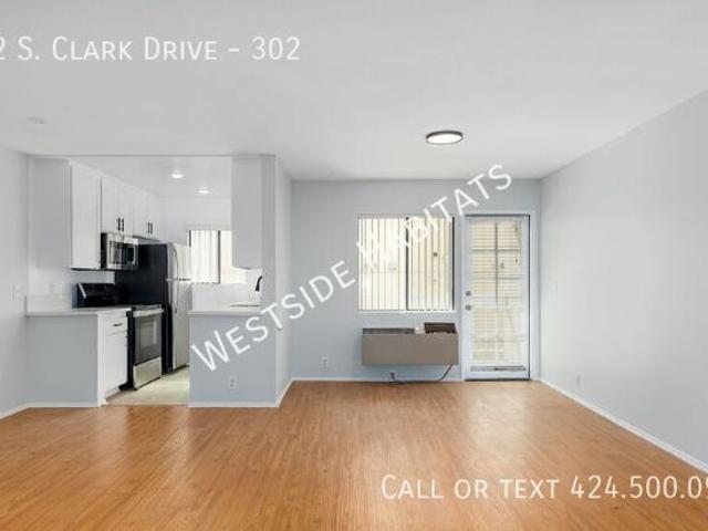 Studio, 1 bath, Condo 132 S Clark Drive