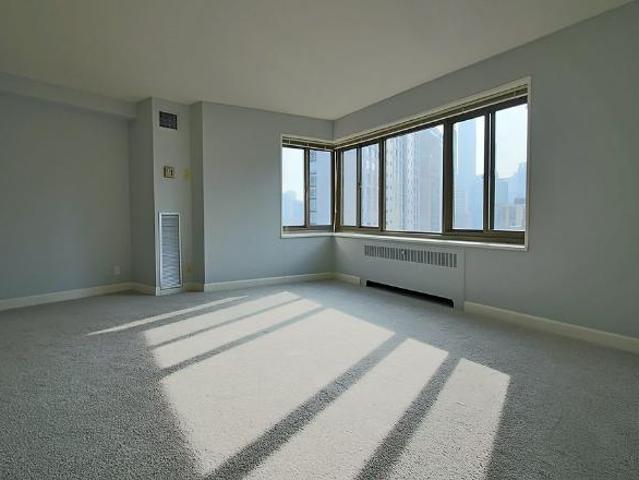 Studio, 1 bath, Condo 1357 N Lakeshore Dr