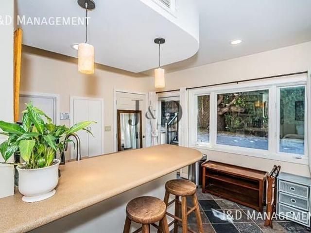Studio, 1 bath, Condo 2406 Commonwealth Avenue