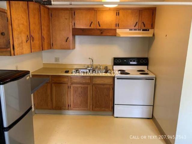 Studio, 1 bath, Condo 2412 Western Ave
