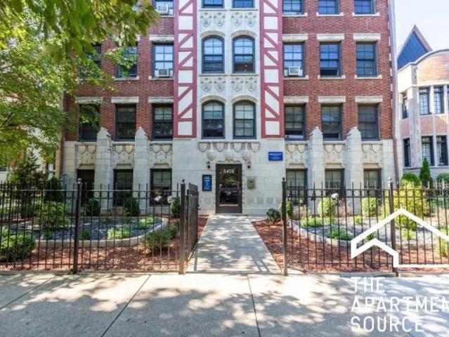 Studio, 1 bath, Condo 2420 North Kedzie Boulevard