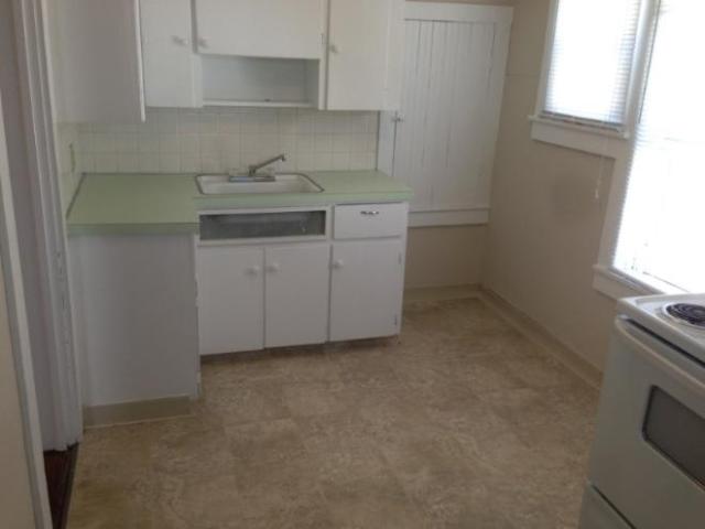 Studio, 1 bath, Condo 2472 2nd Street
