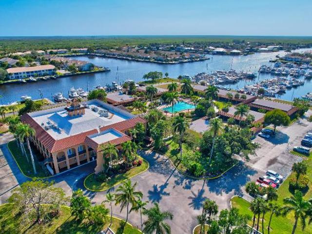Studio, 1 bath, Condo 25000 Tamiami Trl E