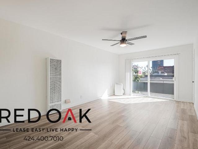Studio, 1 bath, Condo 254 S Normandie Ave