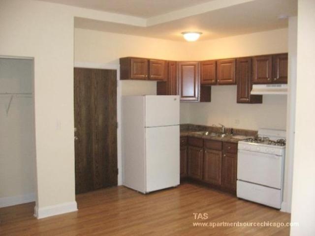 Studio, 1 bath, Condo 2600 North Kimball