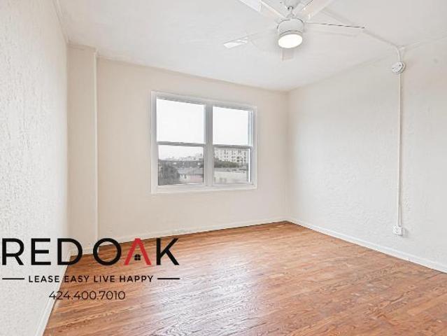 Studio, 1 bath, Condo 2731 Beverly Blvd