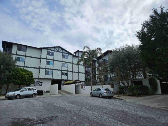 Studio, 1 bath, Condo 28151 Highridge Road