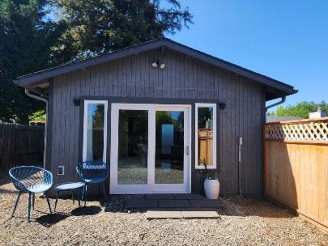Studio, 1 bath, Condo 2818 Hawaiian Ave