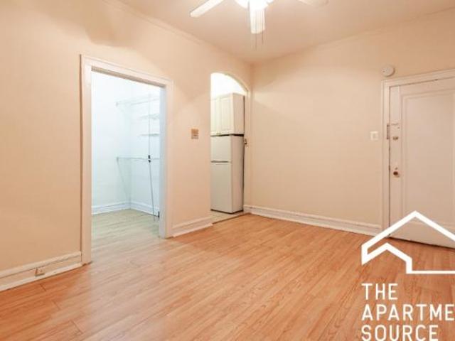 Studio, 1 bath, Condo 2827 N Burling St