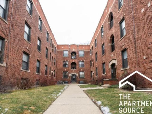 Studio, 1 bath, Condo 2890 N Clark St