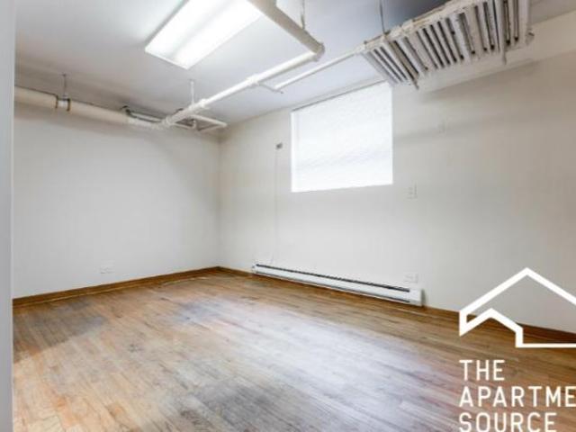 Studio, 1 bath, Condo 2894 N Clark St