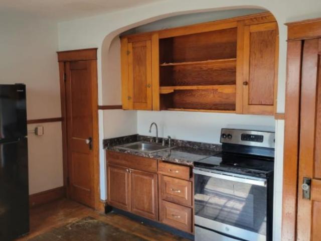 Studio, 1 bath, Condo 293 3e Amherst St
