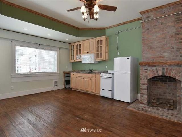 Studio, 1 bath, Condo 2922 Hoyt Ave