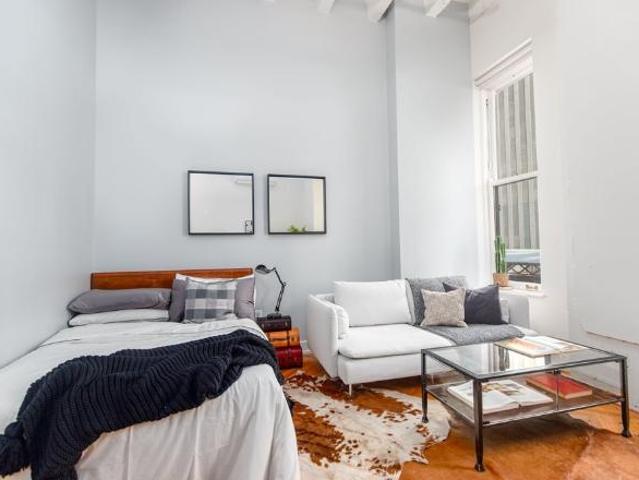 Studio, 1 bath, Condo 29 E Adams St