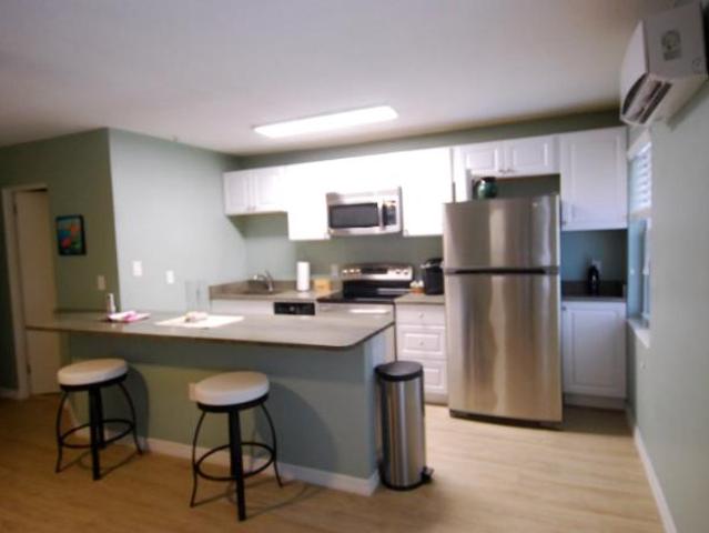 Studio, 1 bath, Condo 200 104th Ave