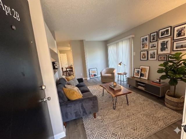 Studio, 1 bath, Condo 2010 Estrada Pkwy