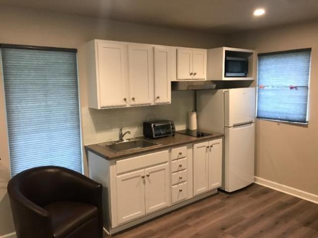 Studio, 1 bath, Condo 201 5th Avenue