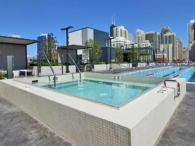 Studio, 1 bath, Condo 201 West Lake Street