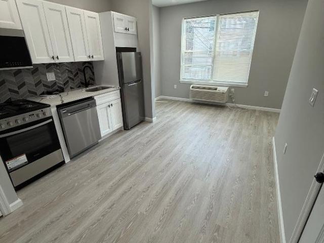 Studio, 1 bath, Condo 201 Governor St