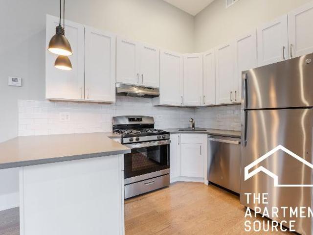 Studio, 1 bath, Condo 2057 West Dickens Ave